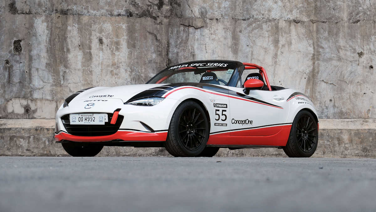 Driving the Mazda MX-5 Race Car Reminded Me of Dreams That Long Faded ...