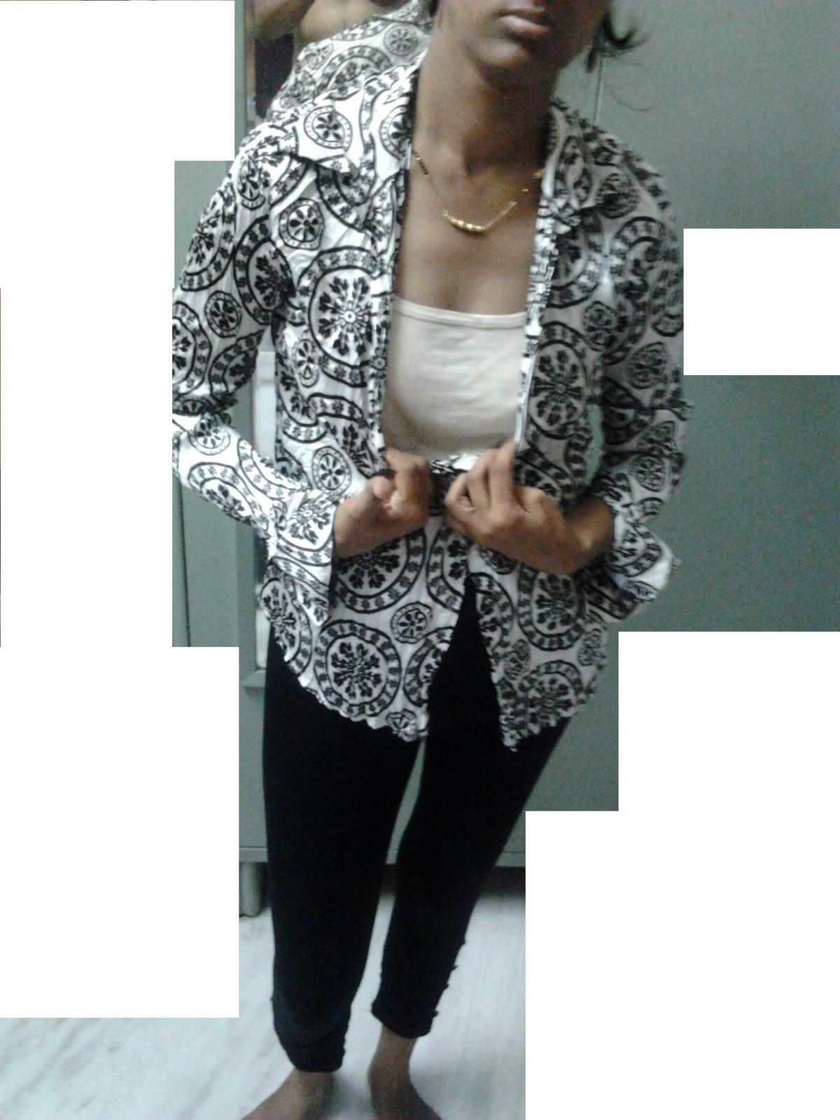 Indian Aunty Removing Shirt Showing Inner Wear - Chuttiyappa