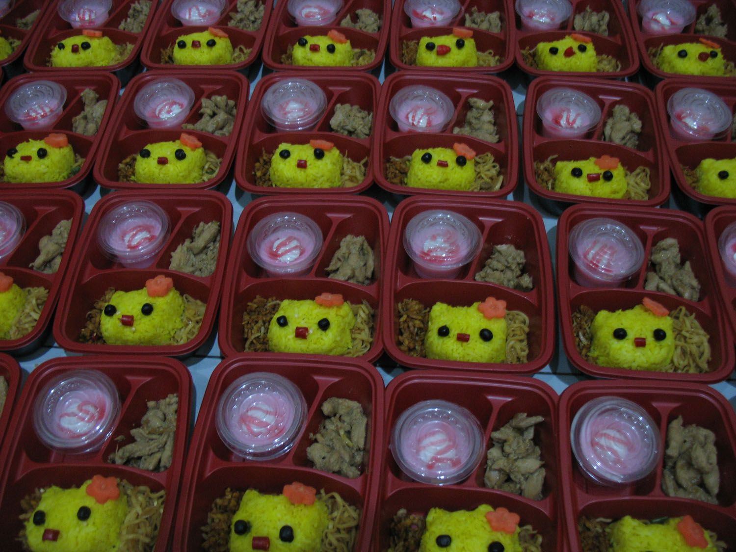 MAMAKEN CAKERY: Hello Kitty Bento