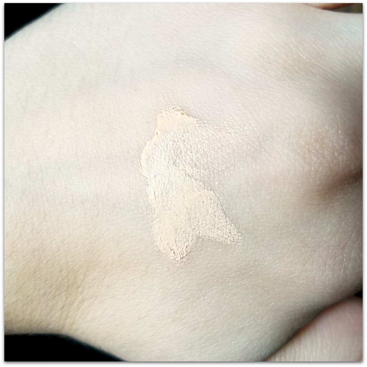 FIRST IMPRESSIONS | Alima Pure Liquid Silk Foundation