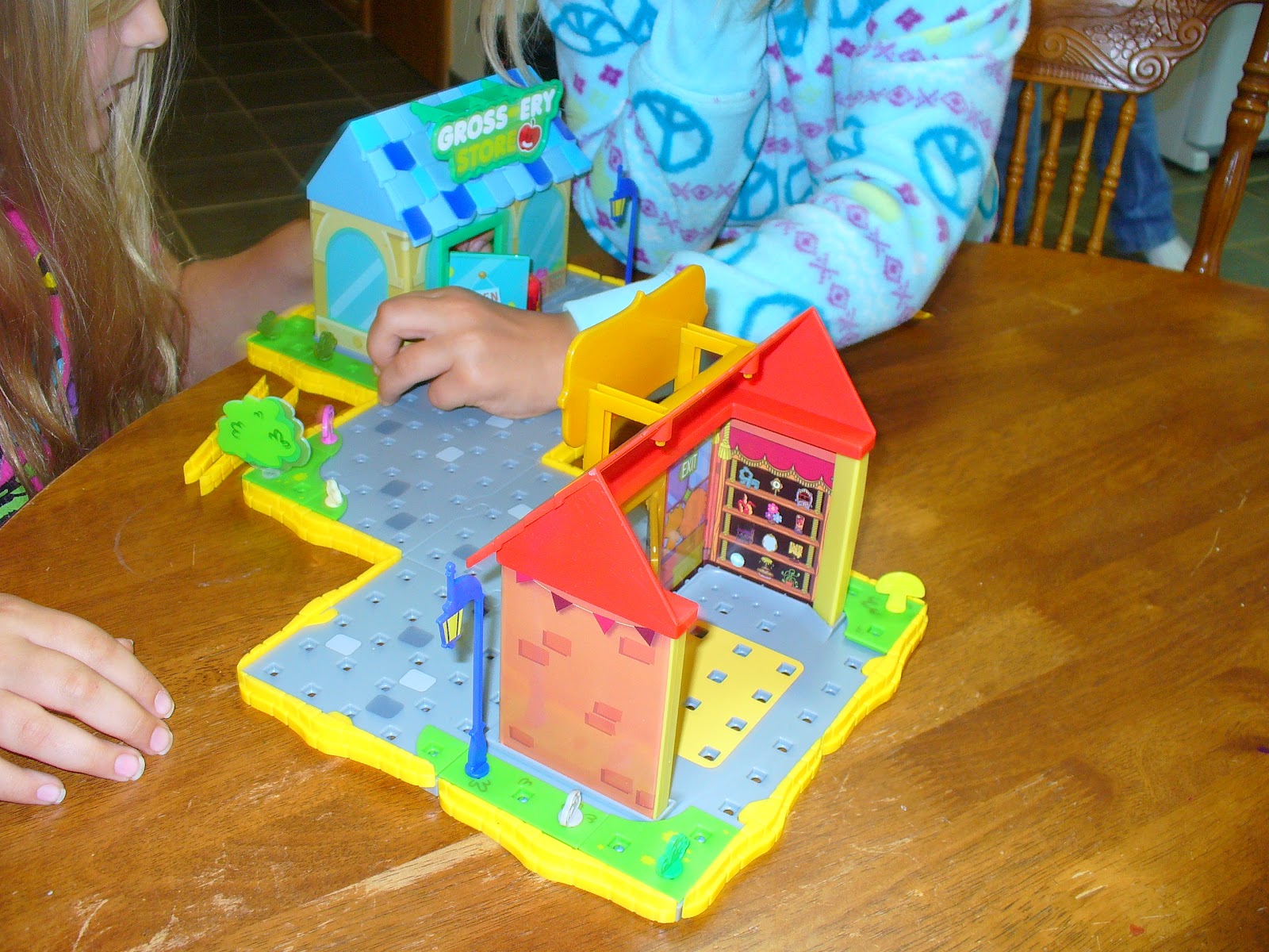 Bobble Bots Moshi Monster Party Review! - Mom Saves Money