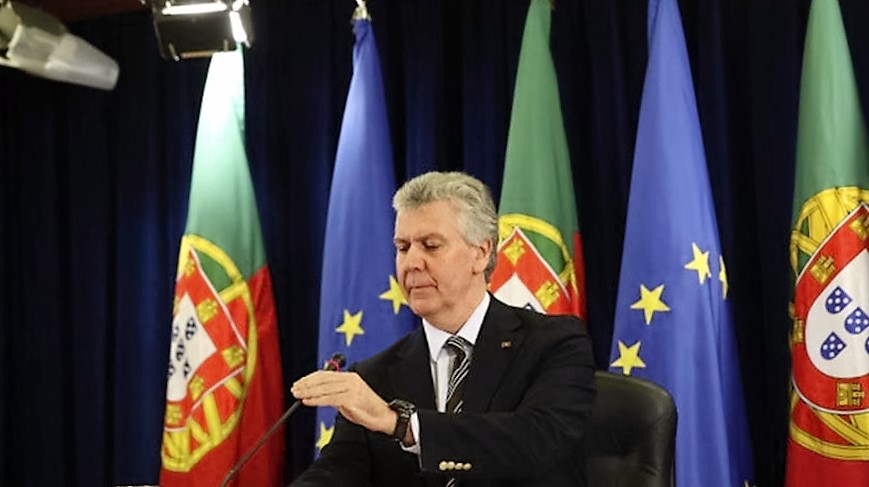 OUTRA MARGEM: A oposição a este governo está de parabéns... Graças a ...