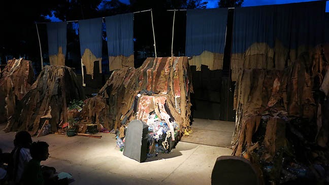 Mr. Bob's Middle & High School Art Room: The Garbage King