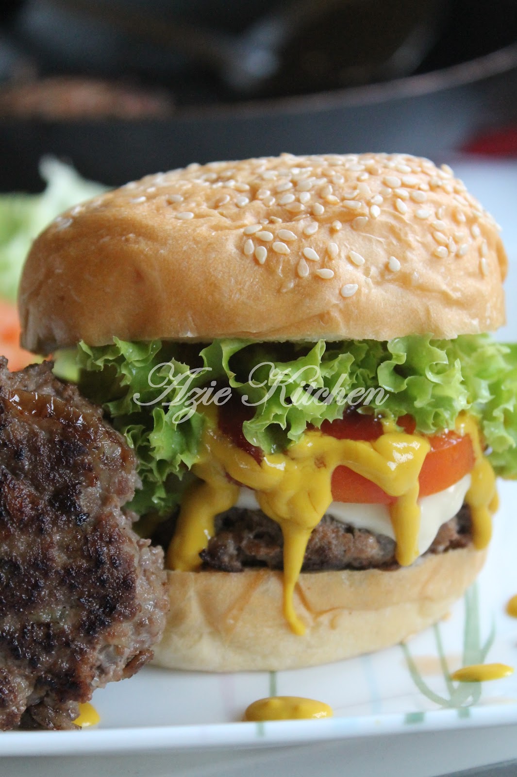 Homemade Beef Burger Lagi - Azie Kitchen