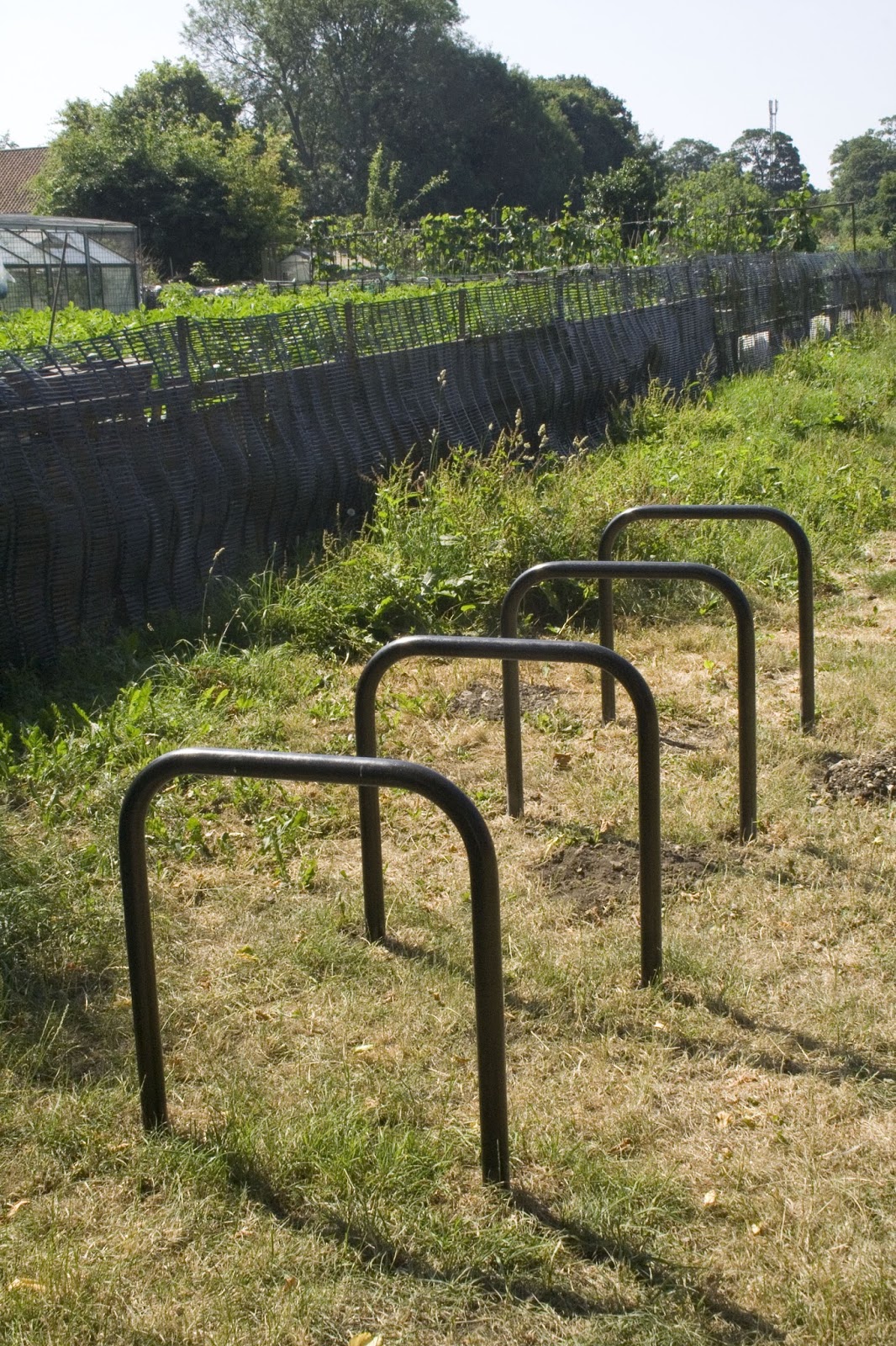 Scarcroft & District Allotment Association: Cycle stands!