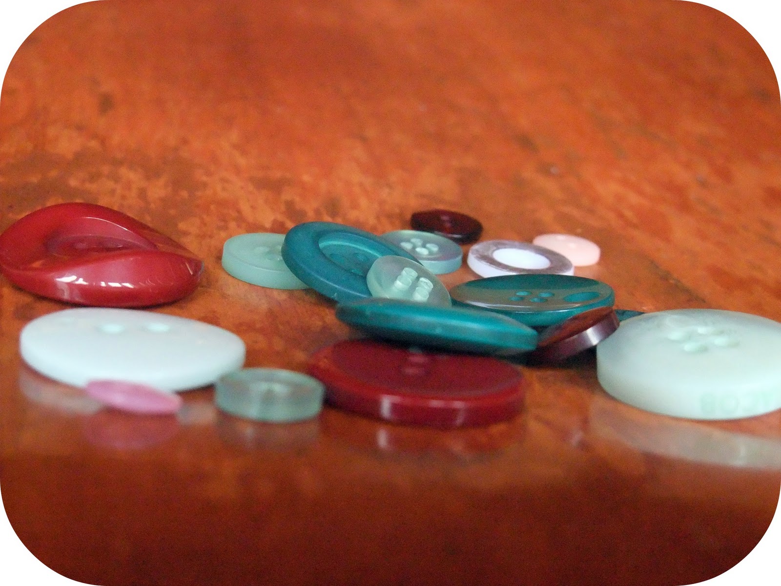 The Brilliant Crafty Type: Button Magnets and Thumb Tacks {and an ...