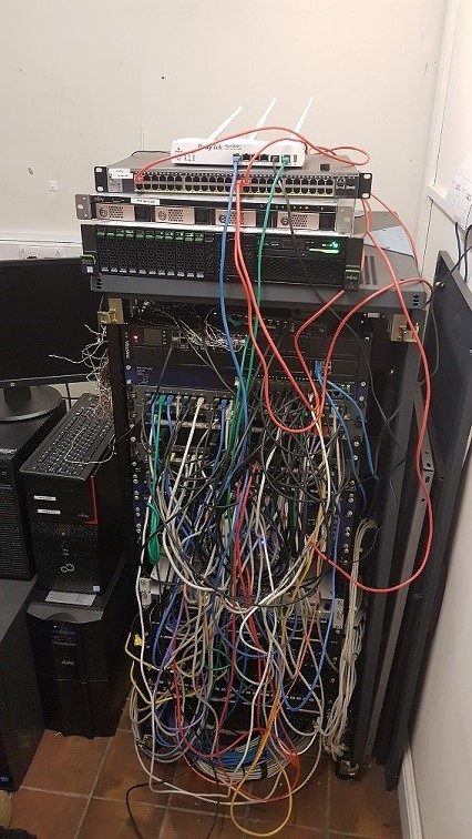 Spaghetti cabling - before and after. - PLN