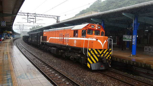 Blair's 鐵道攝影: R174柴電機車 / TRA R174 Diesel-electric Locomotive