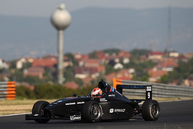 Formula BMW FB02