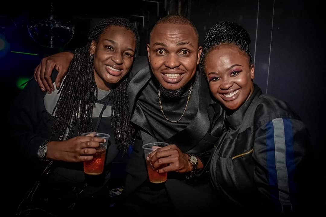 PICS : ALL BLACK PARTY | Mafaro
