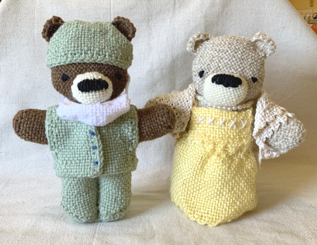 Pin Loom Weaving: Home is where your pin loom honey bear is