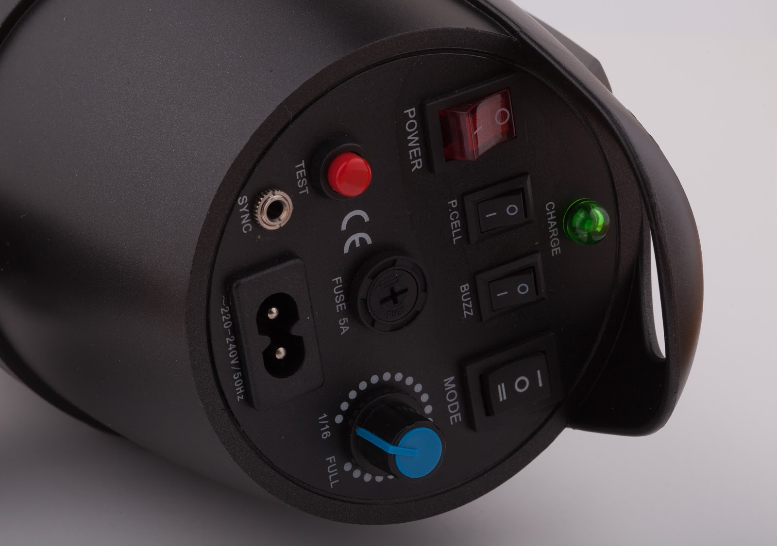 First Press of the Shutter: First go with Neewer Eagle EG-250B Strobes