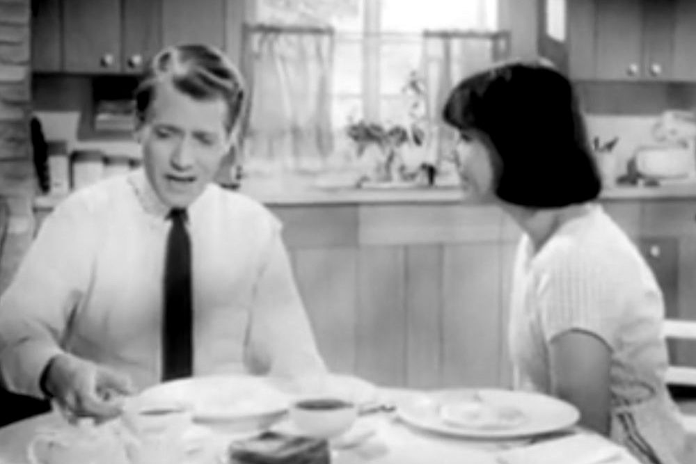Watch Some Real Sexist Commercials of Folgers Coffee From the 1960s ...