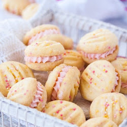Deep Dish Chocolate Chip Caramel-Filled Cookies - Food Easy Father