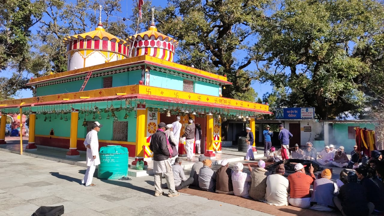 Famous Nag Temple in Kumaon-Dhaulinag | कुमाऊँ का प्रसिद्ध नाग मन्दिर ...