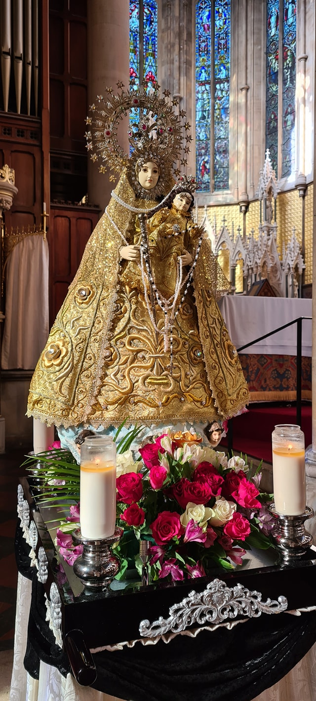New Liturgical Movement: Pictures of Rosary Sunday in London