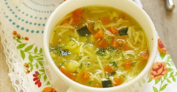 Supa "falsa"de gaina cu taitei | Retete si Gust