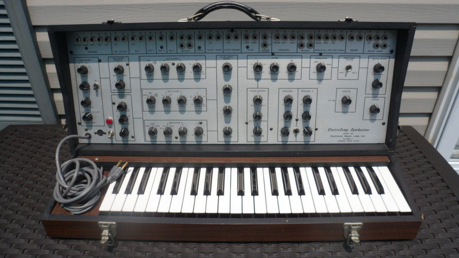 MATRIXSYNTH: ELECTROCOMP EML 101 ANALOG SYNTHESIZER