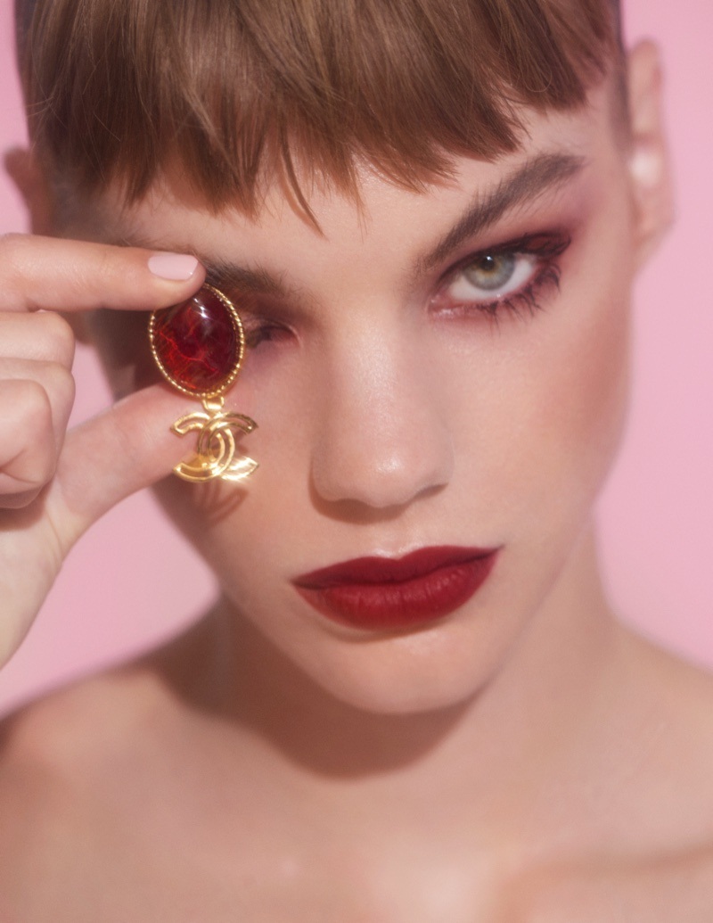 Hily Designs: Estella Boersma es la estrella de Chanel Beauty en una ...