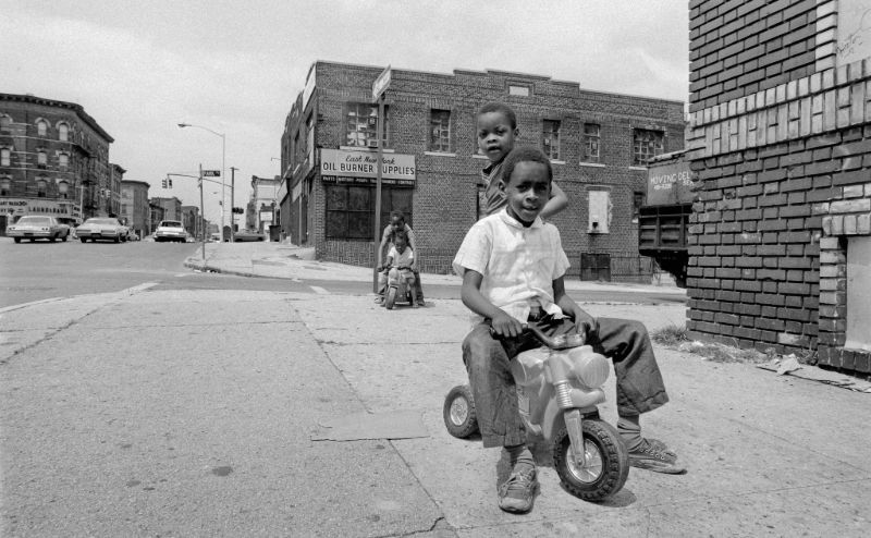 Everyday Life of Brownsville, Brooklyn in the Early 1970s Through ...