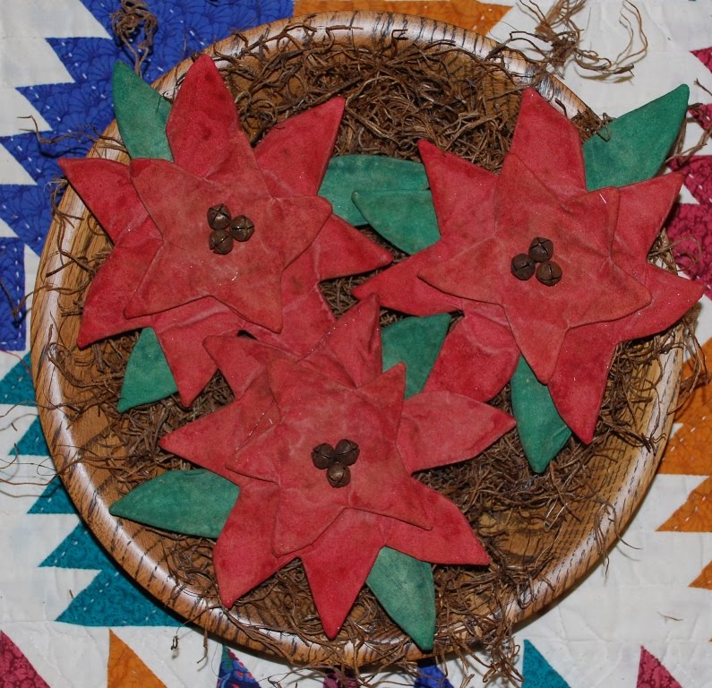 Olde Annie Primitives: Check It Out...A Few Last Christmas Prims!