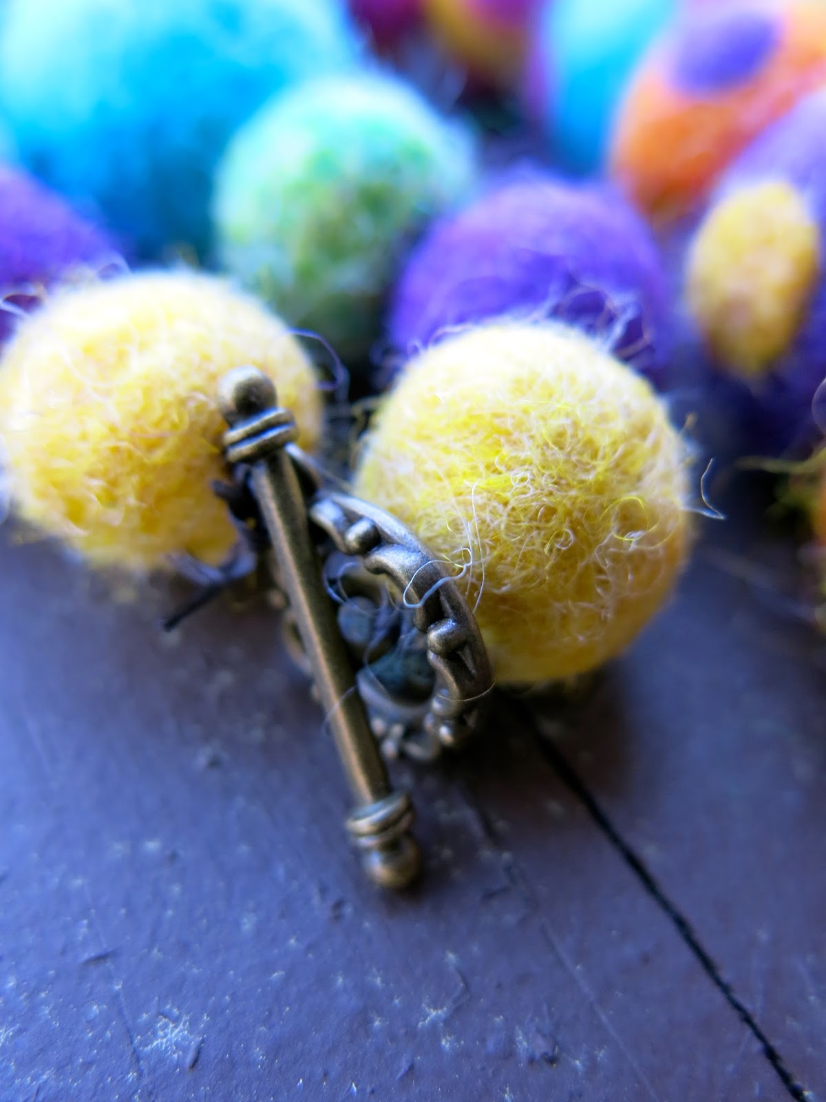 Cassie Stephens: DIY: Felted Bead Necklace