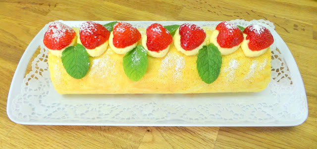 Lilian's Baking Inspiration: Schnelle Erdbeerrolle
