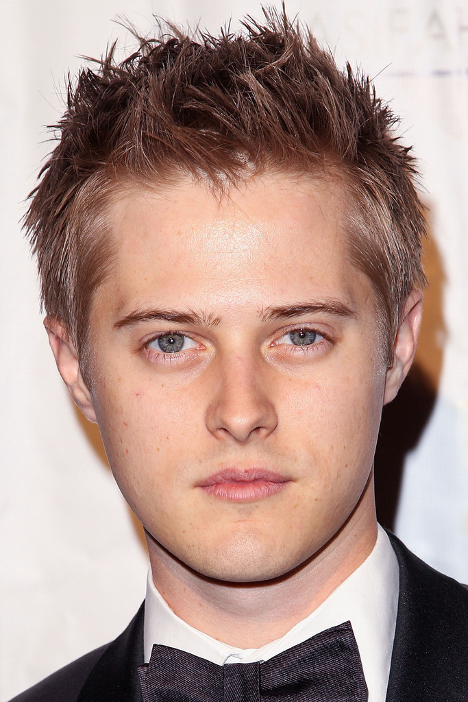 High School Musical 4ever: Lucas Grabeel nos "Annie Awards 2013"!