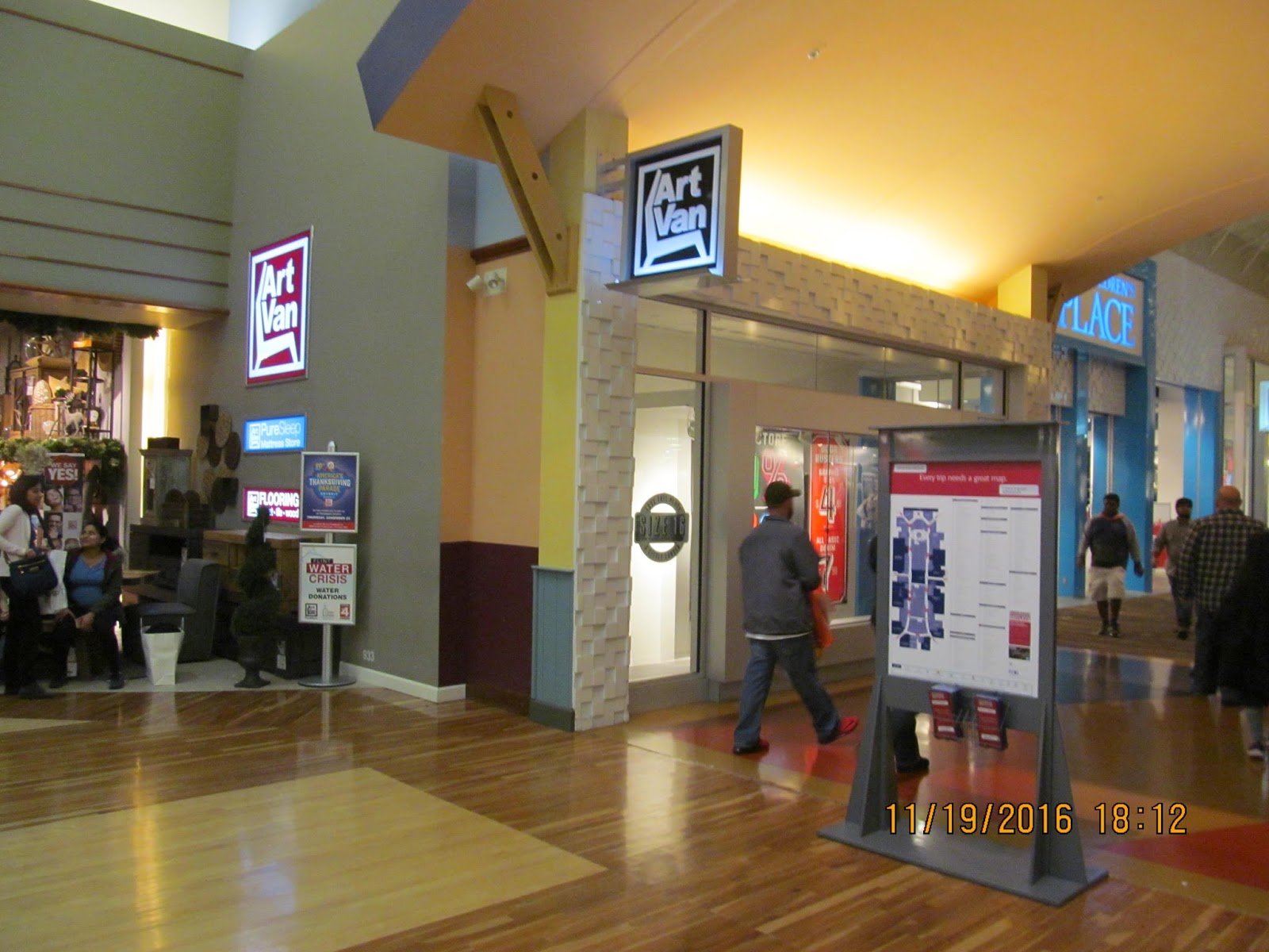 Trip to the Mall: Great Lakes Crossings Outlets- (Auburn Hills, Michigan)