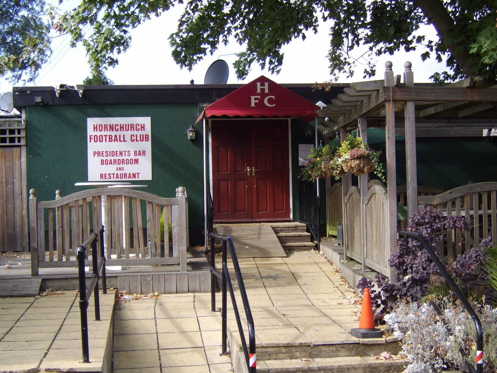 Hopping all over the World: Hornchurch