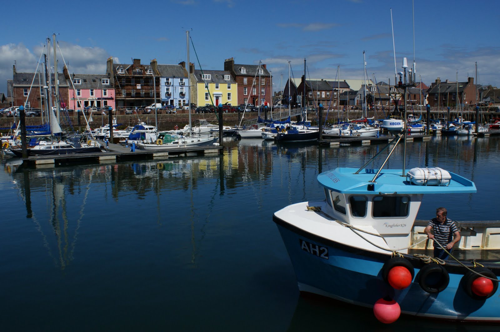 Tour Scotland: Tour Scotland Photographs Harbour Arbroath