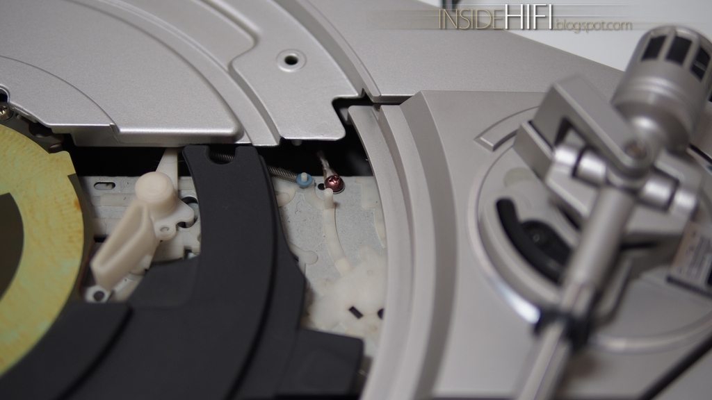 Inside Hi-Fi: Technics SL-QX200 (SL-QX200-SEi)
