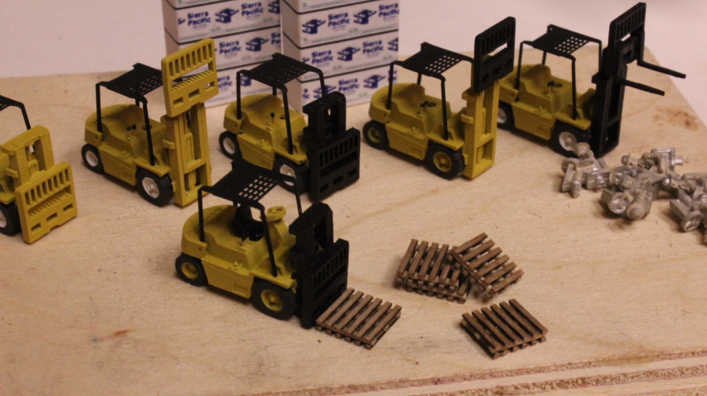 N Scale Addiction: N Scale Pallets - What a Great Find