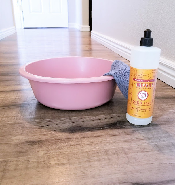 Quick and Easy Fall Deep Cleaning Checklist | Sew Simple Home