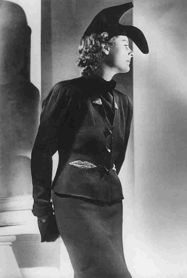 10 Surreal Hats Designed by Elsa Schiaparelli ~ Vintage Everyday