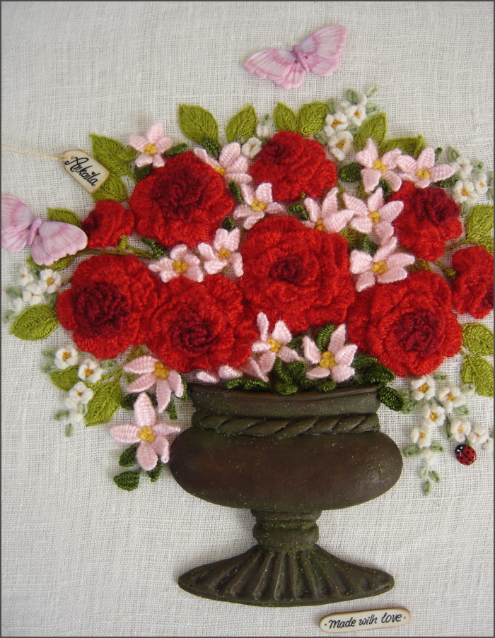 Ankaila: Red rose bouquet - Hand Embroidery Design