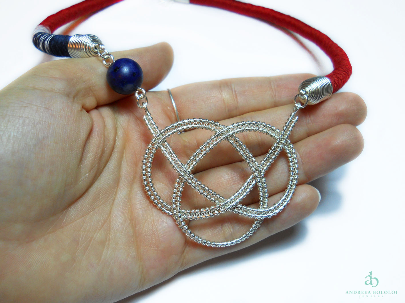 Andreea Bololoi Jewelry: Colier Knot no.2