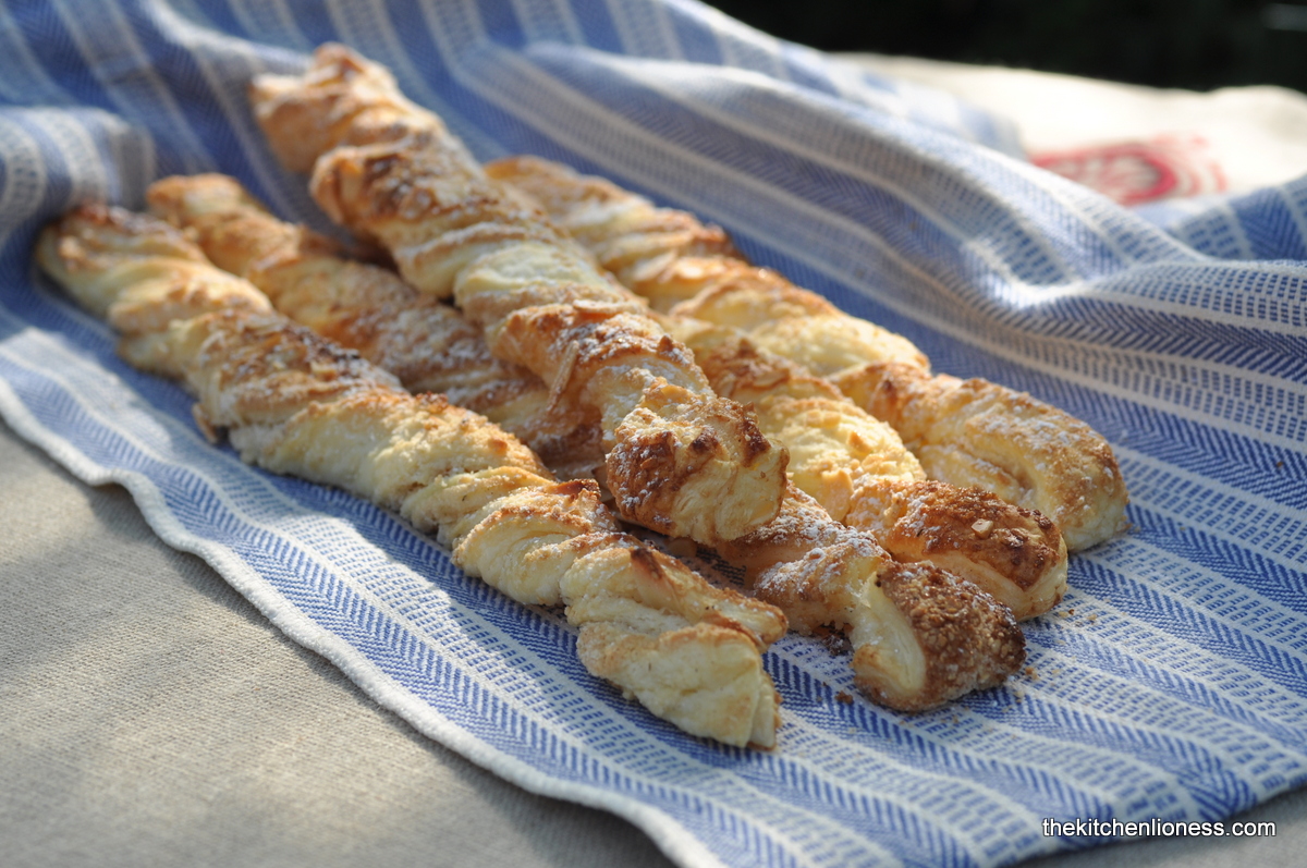 The Kitchen Lioness: Sacristains & Summer Vacation Vibes