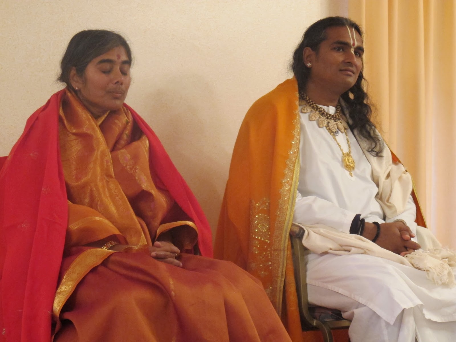 Sri Swami Vishwananda (Deutsch): Bhajan singen bei Mutter Meera