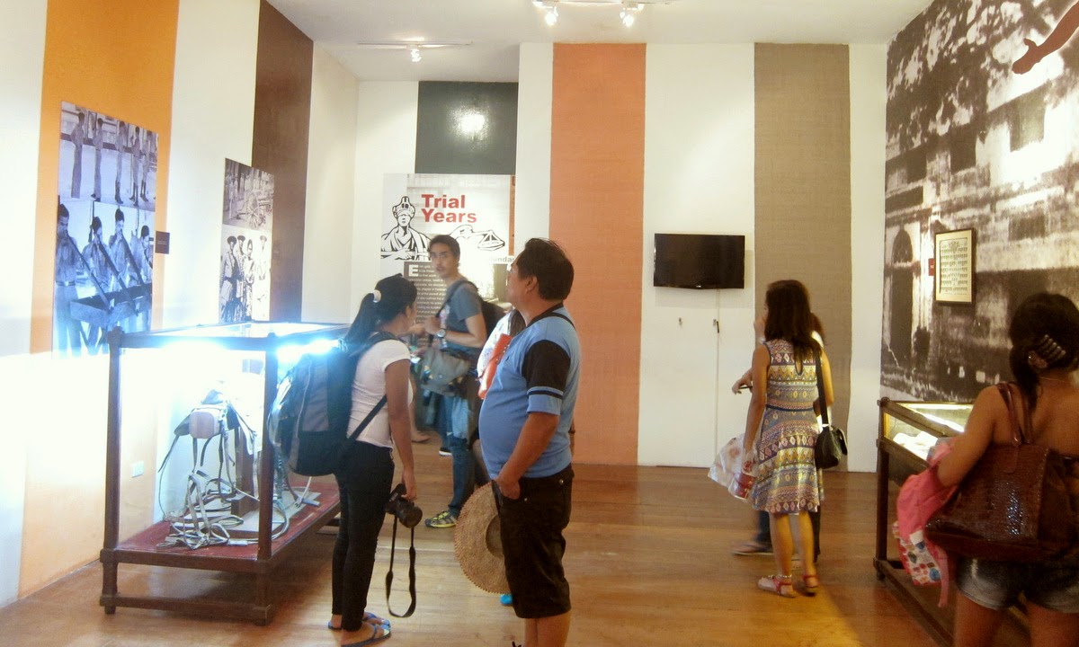 Travelholic: Ferdinand Marcos Museum and Mausoleum & Imelda Marcos