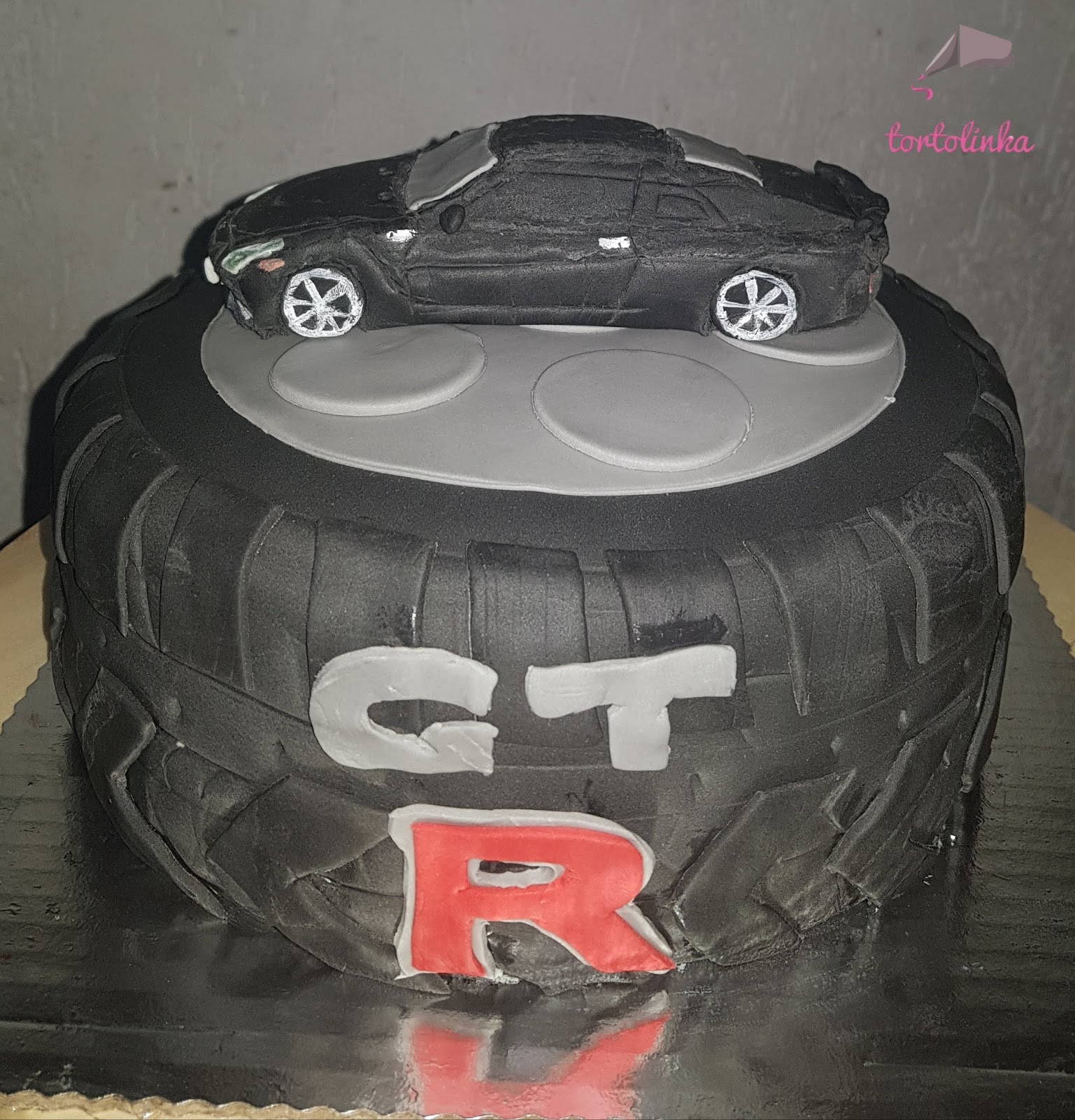 Tortolinka - torty artystyczne :): Tort Nissan GT-R