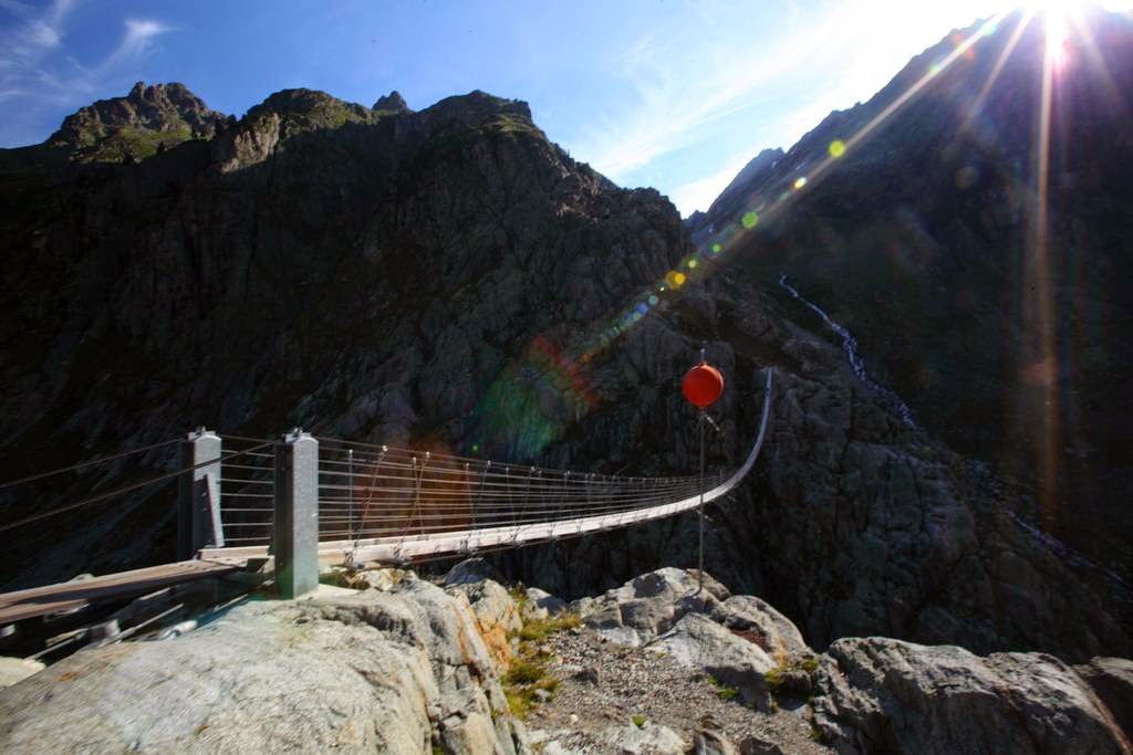 The Trift Bridge: The Longest Pedestrian Suspension Bridge in the Swiss ...