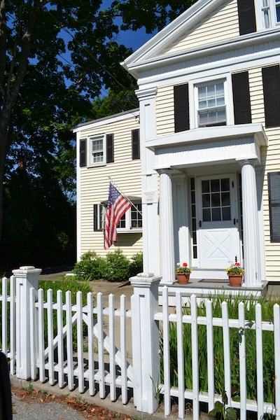Shorely Chic: MORGAN POINT LIGHTHOUSE