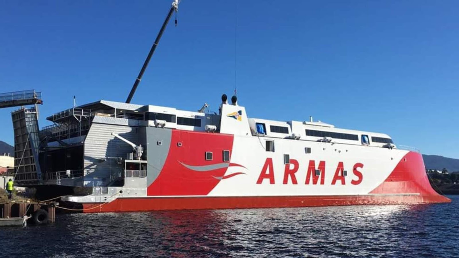 FERRYBALEAR: HSC "Volcán de Tagoro" a flote en las instalaciones de ...