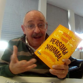 resena critica del libro persona normal