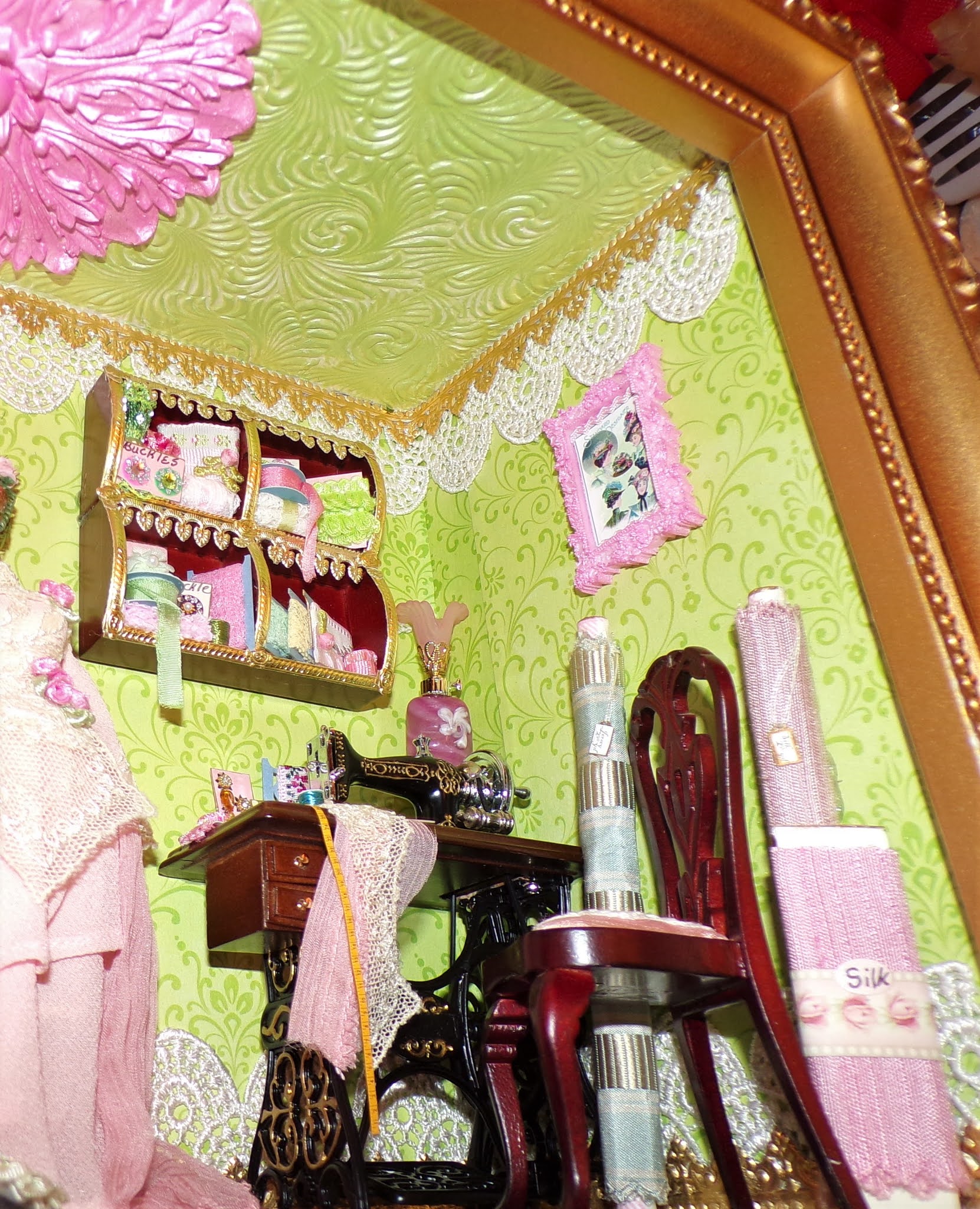 DEBBIE-DABBLE BLOG: A True Work of Art....My Craft Room Miniature Room Box