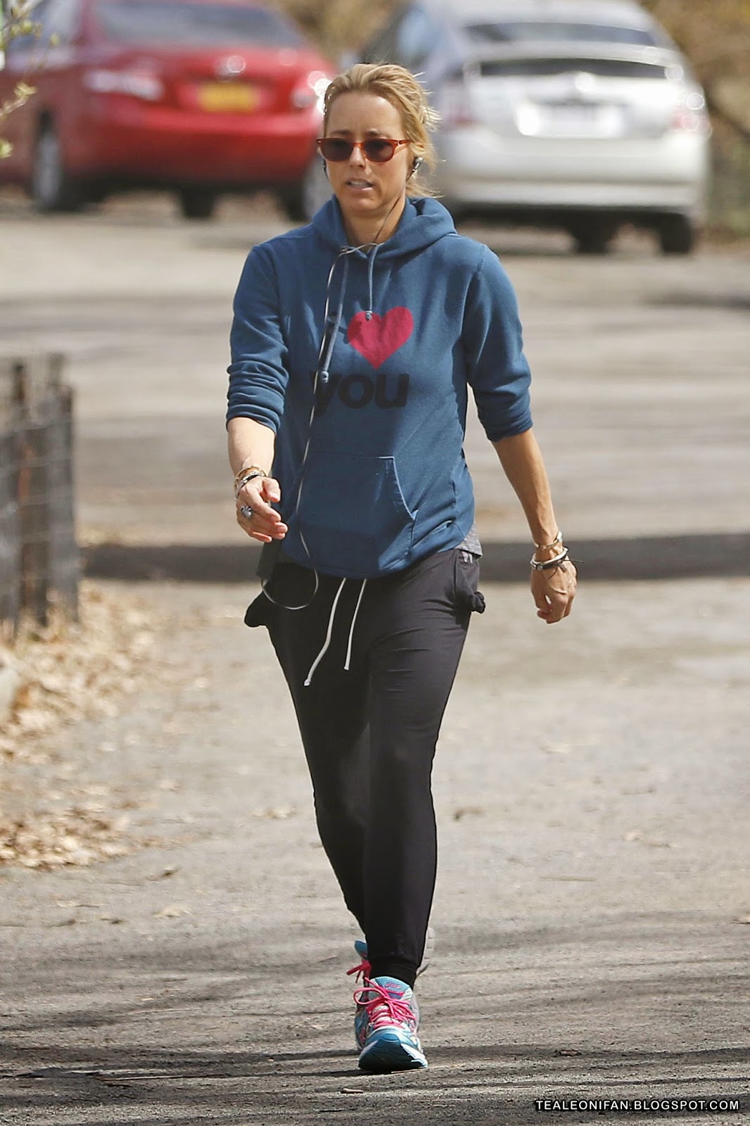 Tea Leoni wears an 'I Heart You' sweatshirt at Central Park - April 15 ...