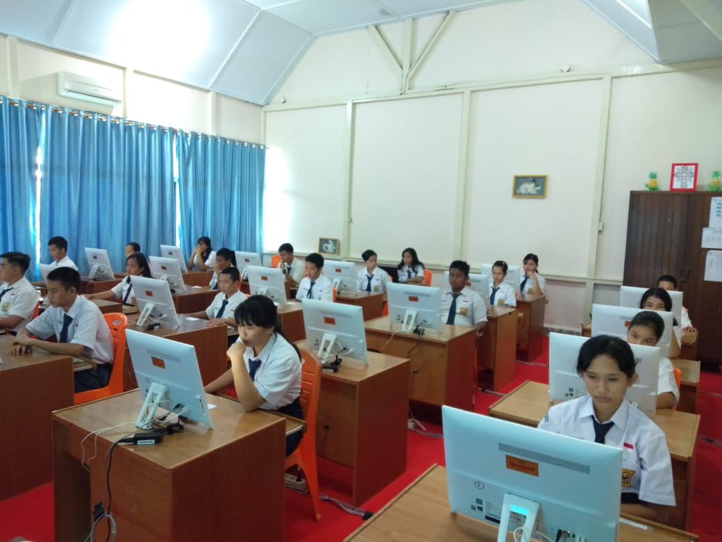 LABORATORIUM KOMPUTER SMP ALOYSIUS GONZAGA NYARUMKOP SINGKAWANG ~ SMP ...