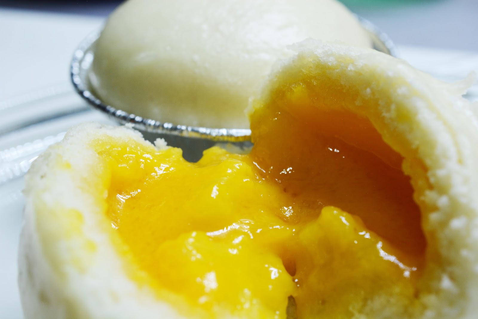 Waltzing w Yeast 6 : Liu Sar Bao流沙包....salted egg steamed bun - Paula ...