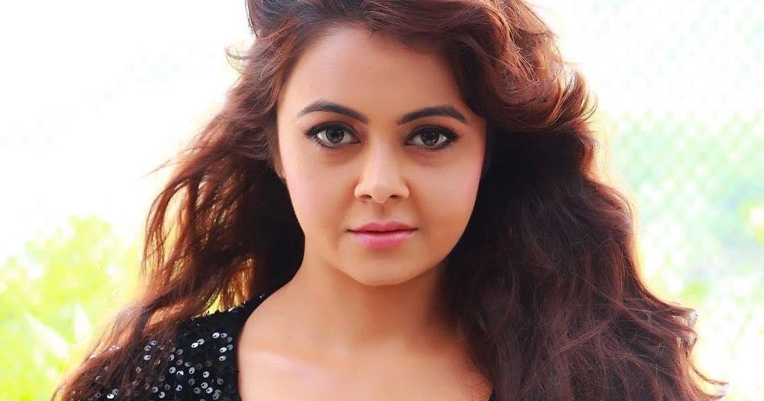 devoleena bhattacharjee instagram cleavages bikini boobs